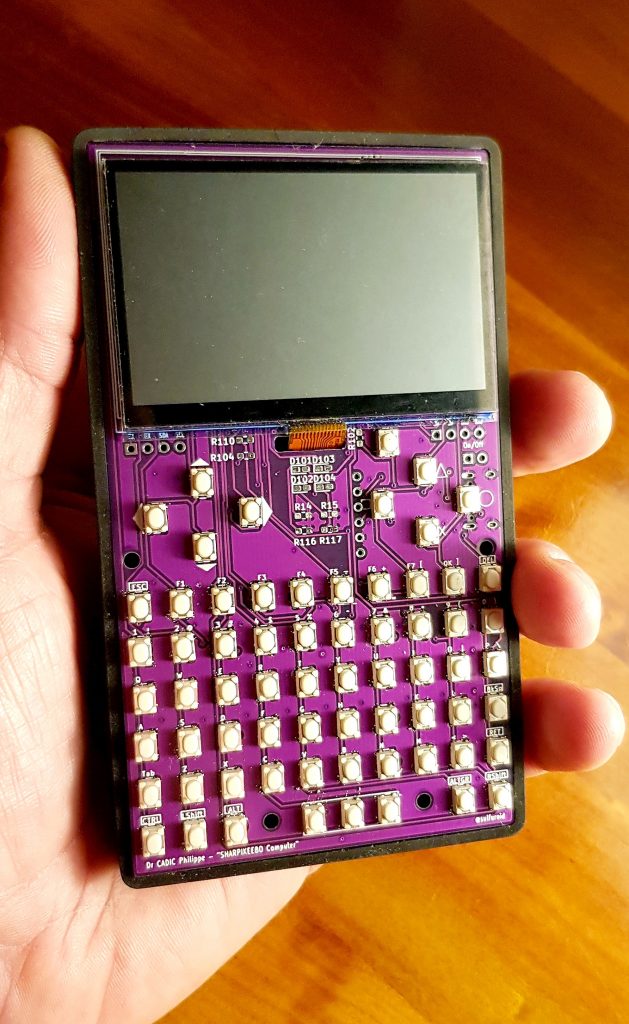 ShaRPiKeebo mini ordinateur Linux avec écran, clavier et liaison radio ...