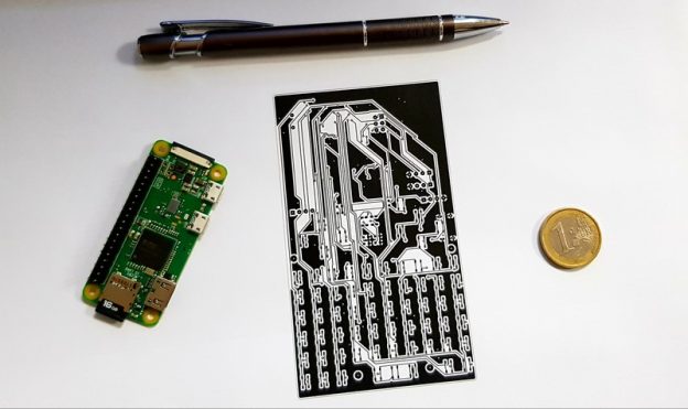 ShaRPiKeebo mini ordinateur Linux avec écran, clavier et liaison radio ...